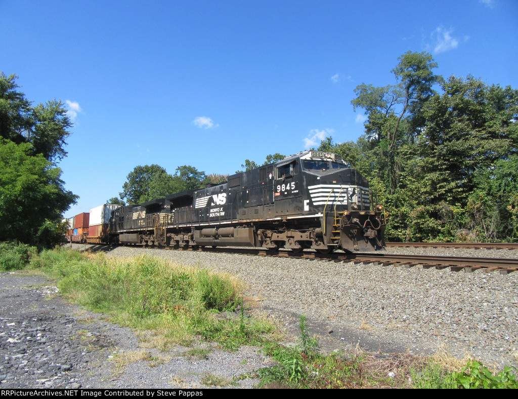 NS 9845 takes train 258 down the siding at MP 116